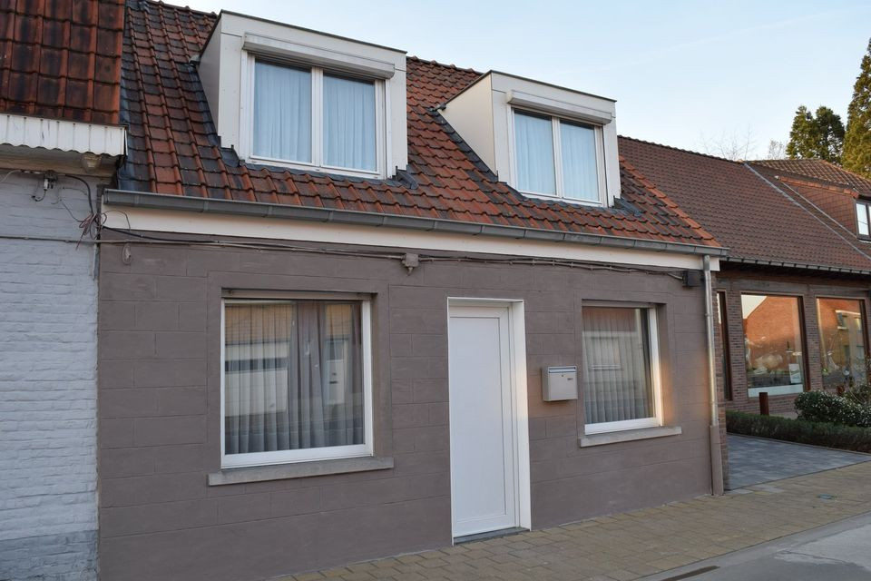 Petite maison mitoyenne à louer à Beveren-Leie € 650 / month | ERA